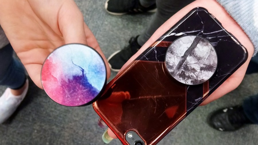 DIY Pop Sockets – Ontarian Librarian